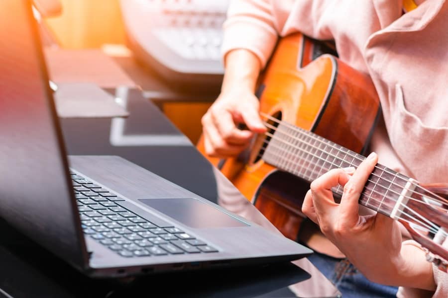 The Best Free Guitar Lessons Online For Any Style Or Skill Level The Best Free Guitar Lessons Online For Any Style Or Skill Level
